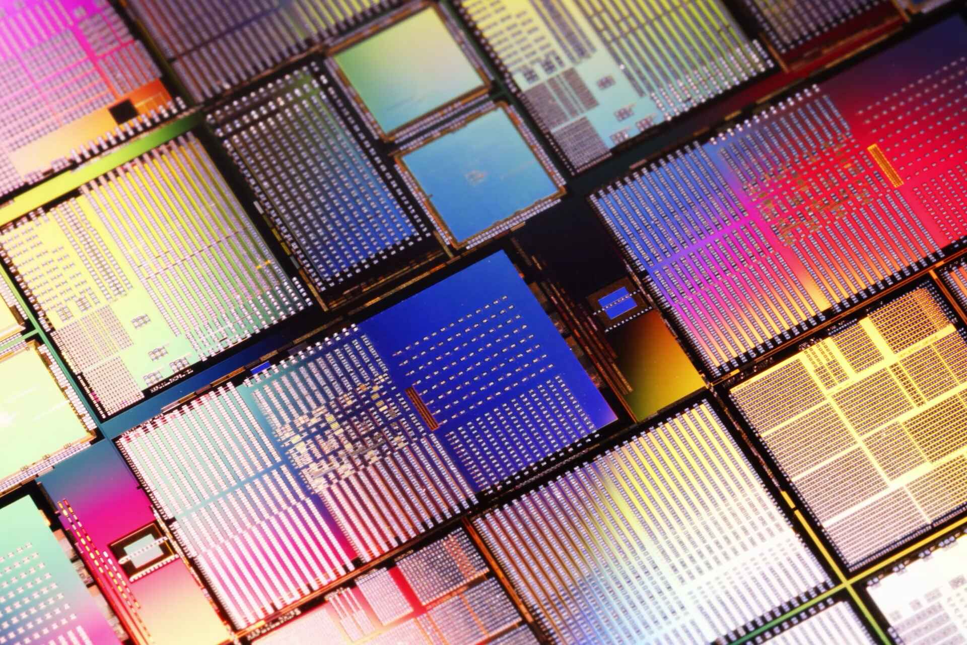Beyond the chip: Foundations of semiconductor pricing | Simon-Kucher